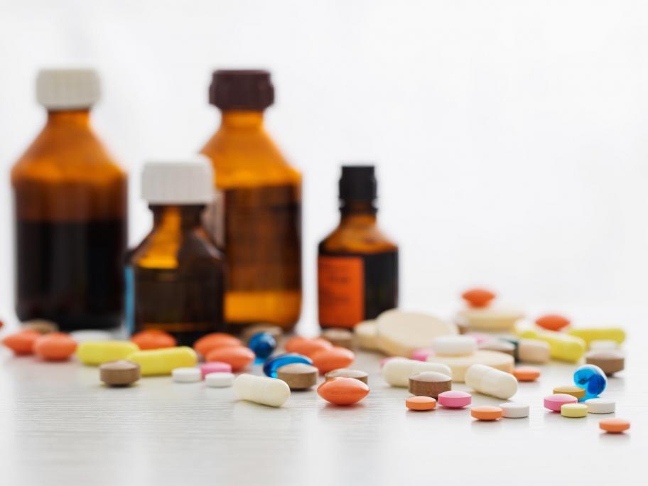 Long-duration antibiotics for pneumonia 'causes harm' | Australian ... Long-duration antibiotics for pneumonia 'causes harm' | Australian ...